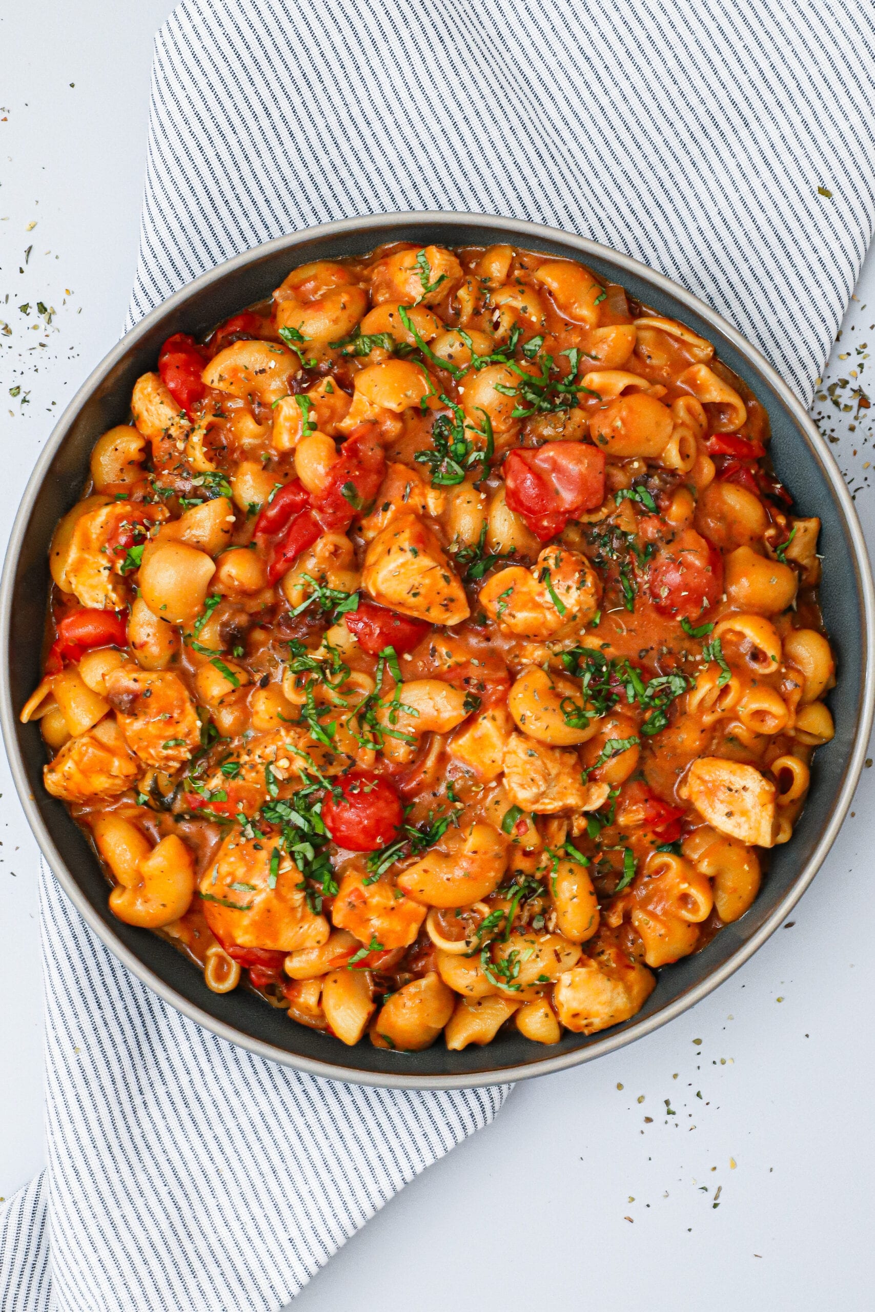 One pot pasta - Opskrift på cremet one pot pasta med kylling med kylling One pot pasta - Opskrift på cremet one pot pasta med kylling med kylling